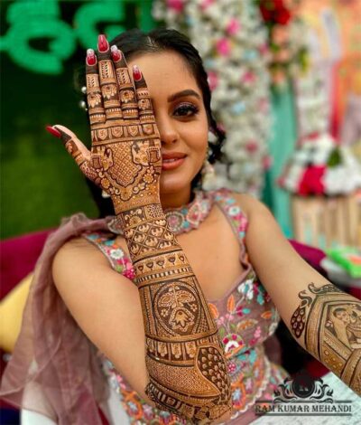 12 Best Backhand Mehndi Designs for Brides